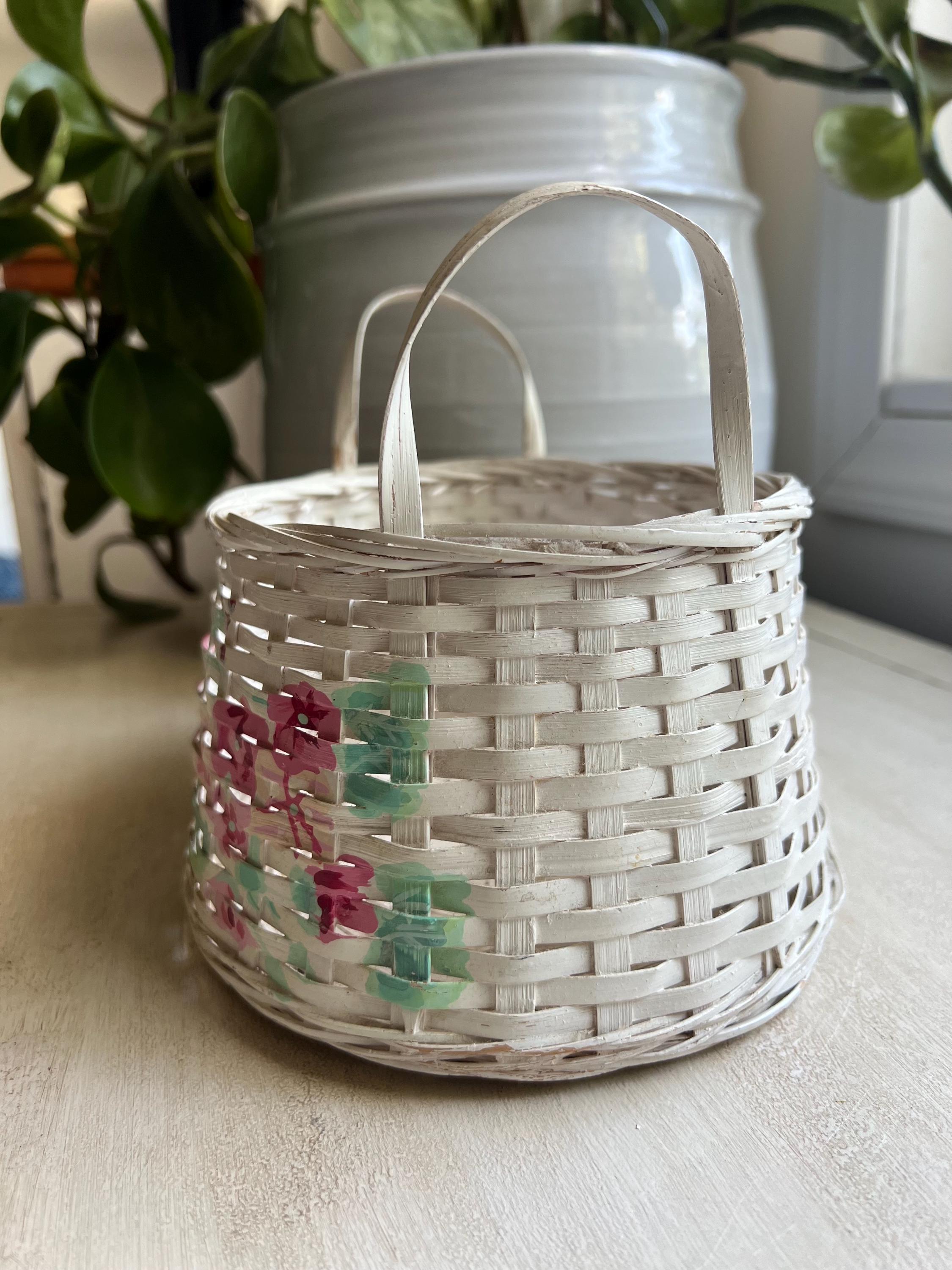 Vintage White Cottagecore Basket / Coquette / Floral / White Wicker ...