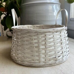 Vintage White Cottagecore Basket / Coquette / Floral / White Wicker ...