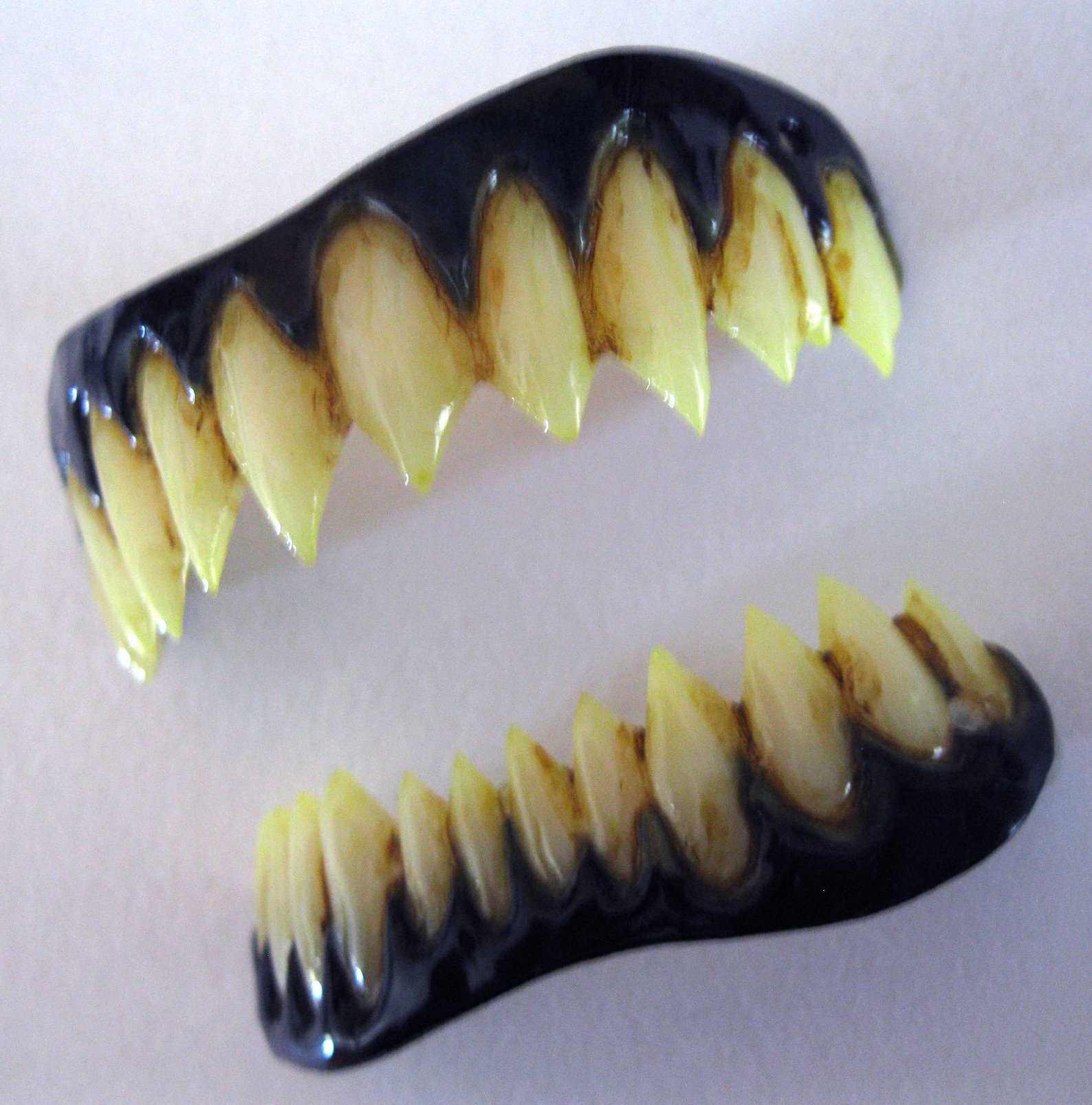 Black Pennywise Teeth Costume Appliance Veneers Dental Distortions 2.0 ...