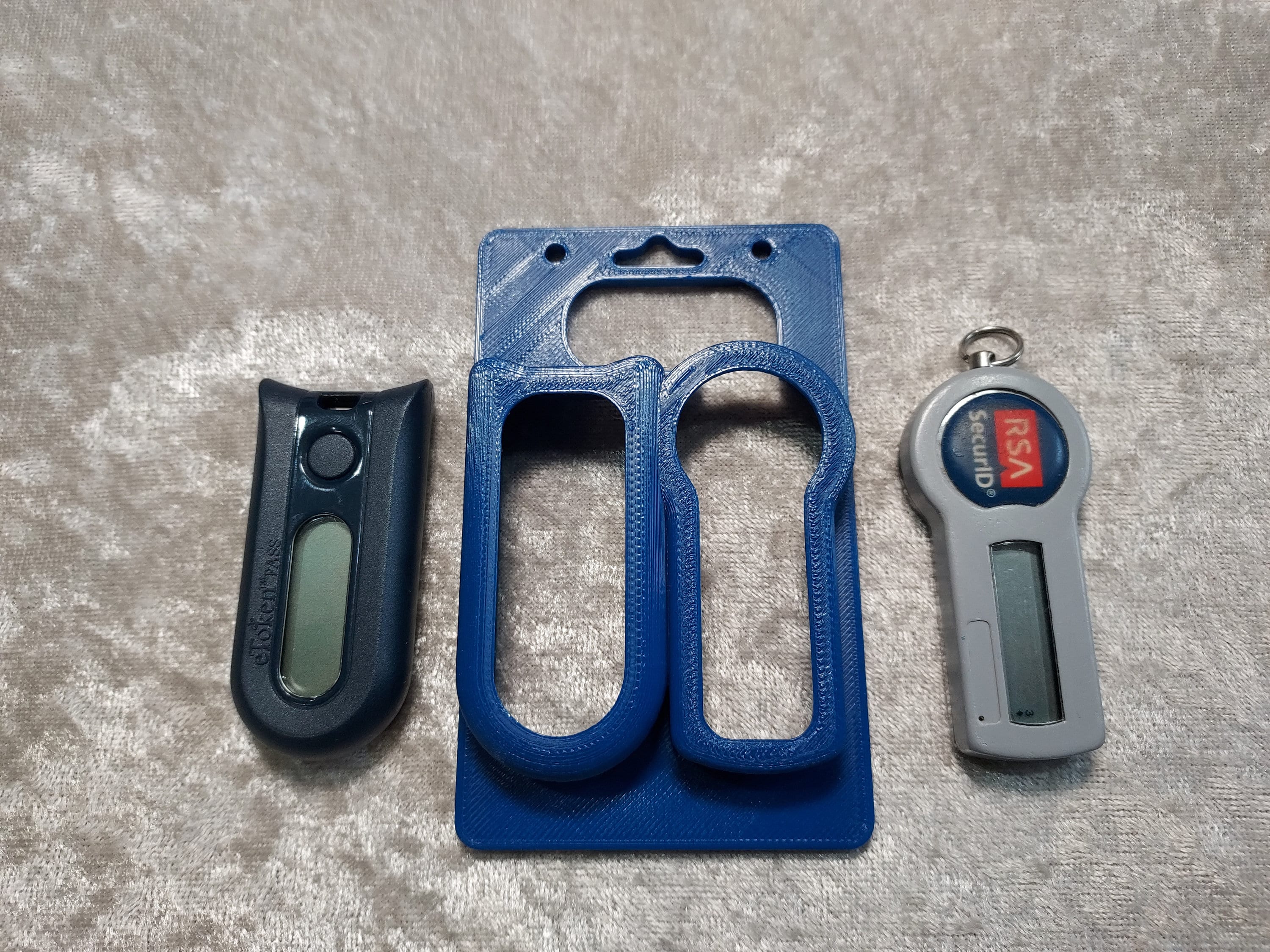 Combination Safenet Etoken Pass and RSA Securid (1-3) Badge Holder ...