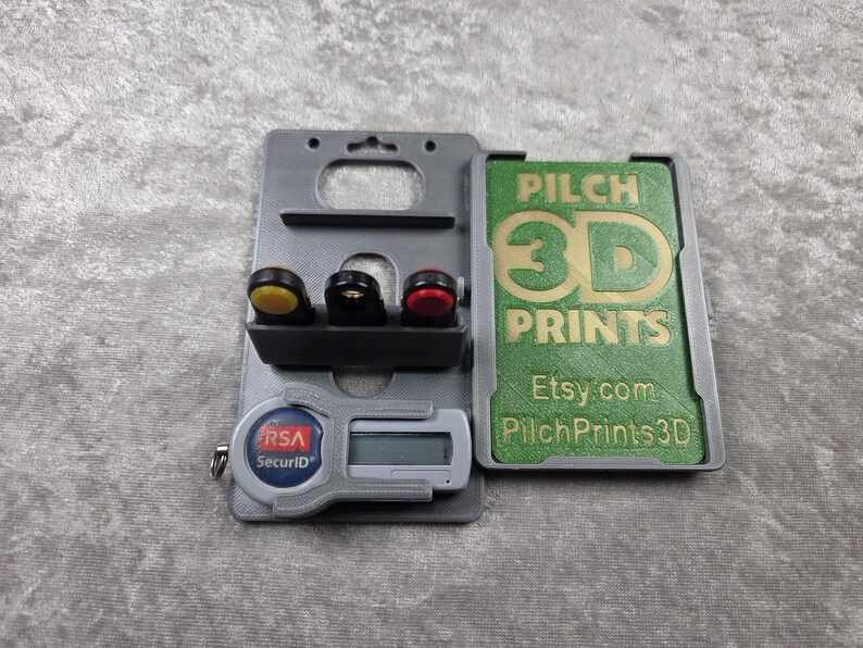 Folding RSA Securid, 3x Yubikey 5c, (1 to 3) Badge Holder (multiple ...