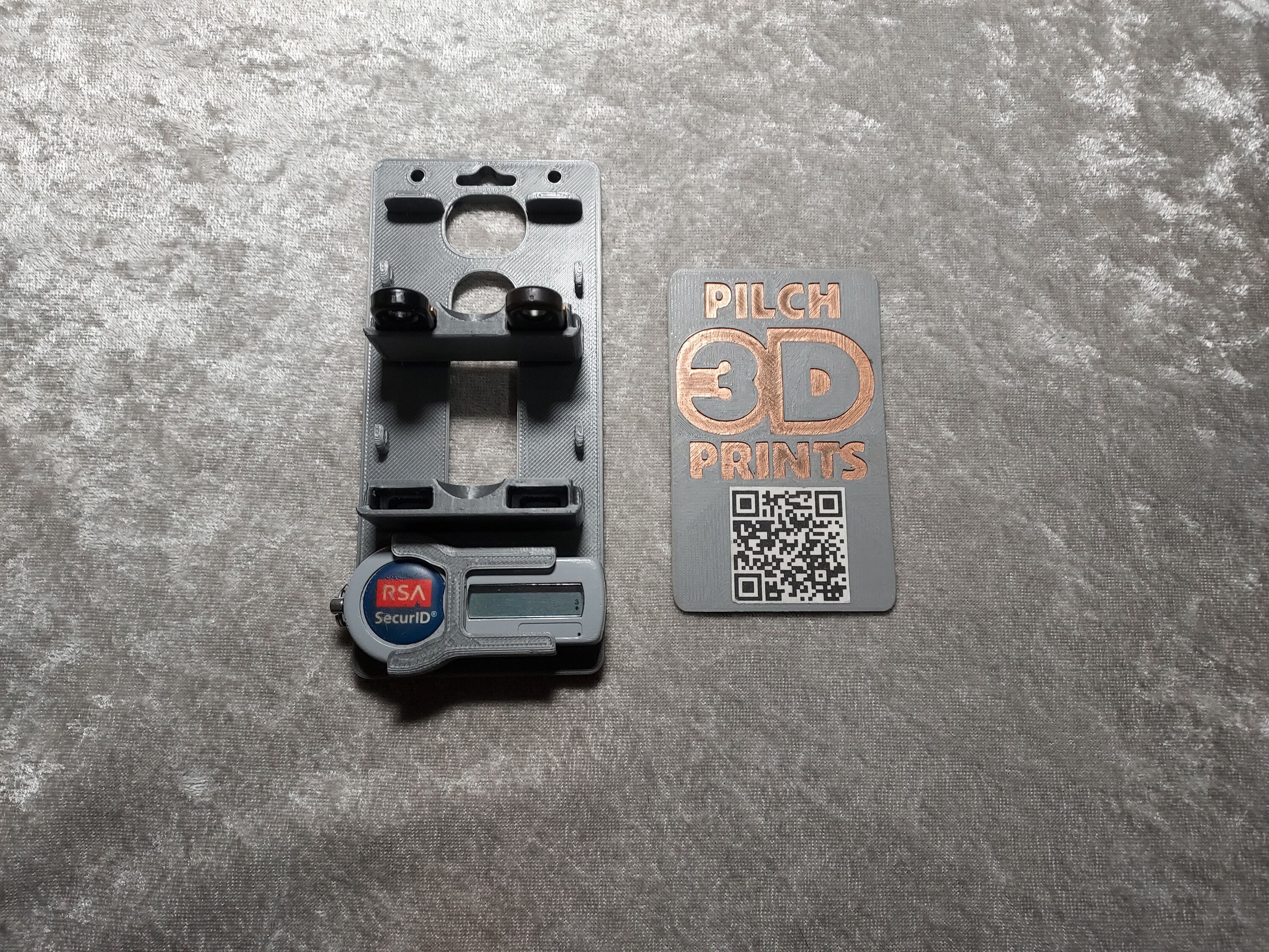 RSA Securid, 4x Yubikey 5c, (1 to 3) Badge Holder (multiple Color ...