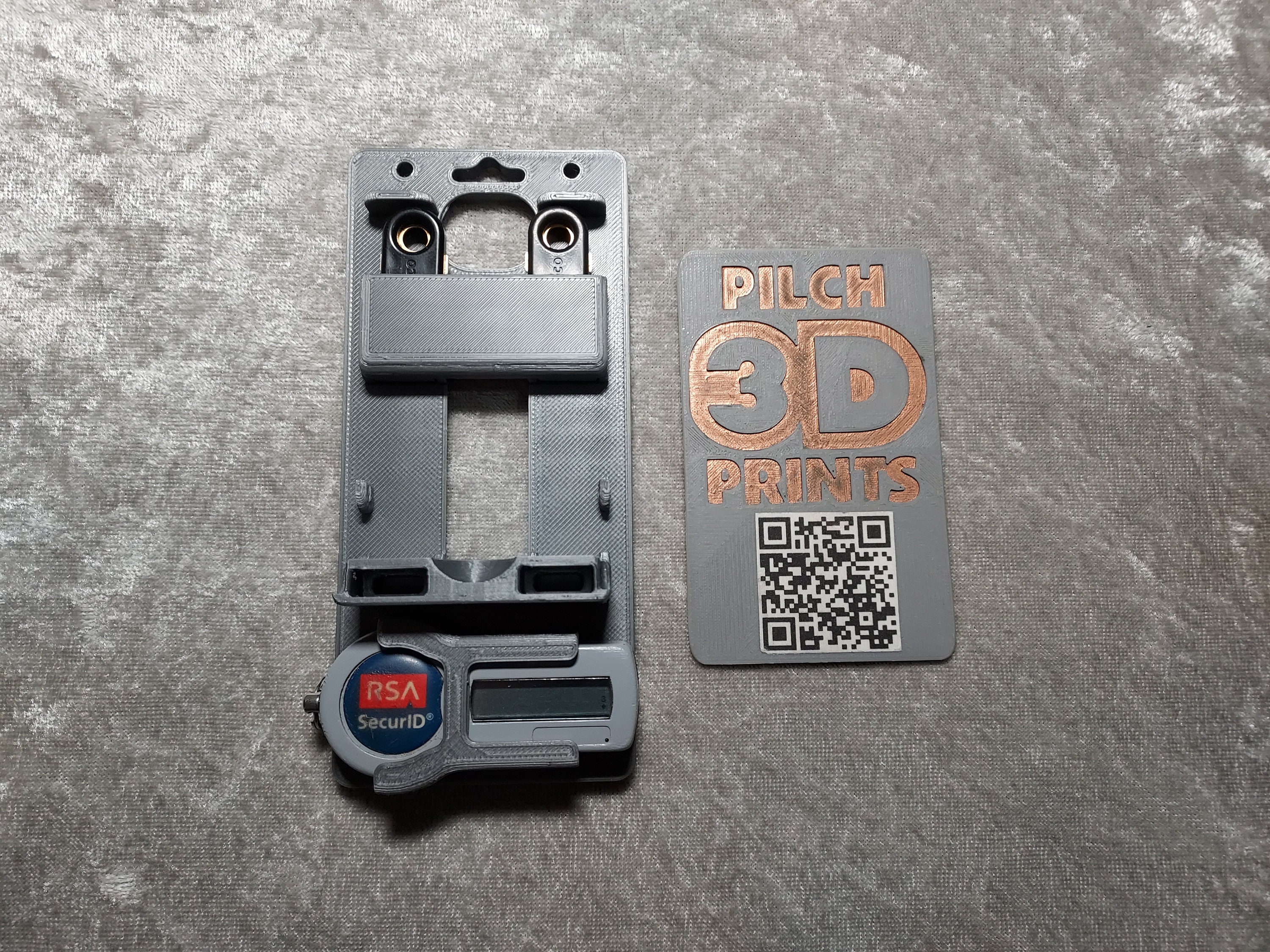 RSA Securid, 4x Yubikey 5c, (1 to 3) Badge Holder (multiple Color ...