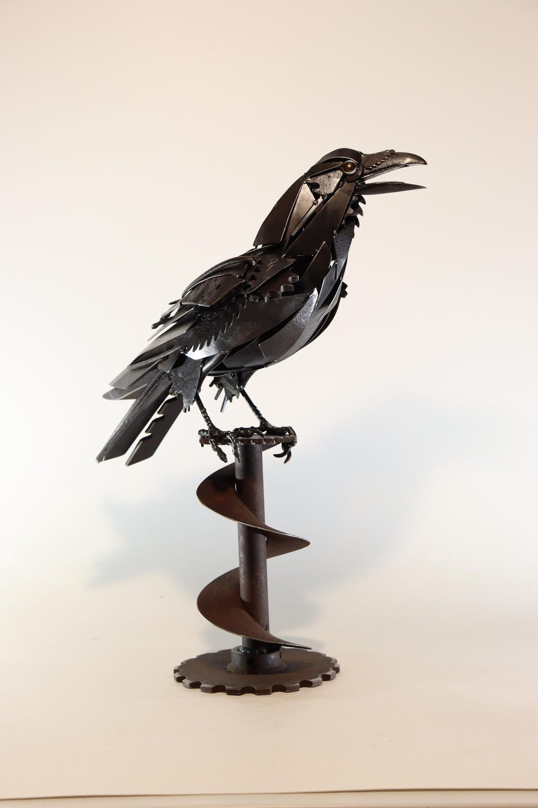 Metal Raven Statue "the Surveyor" - Etsy