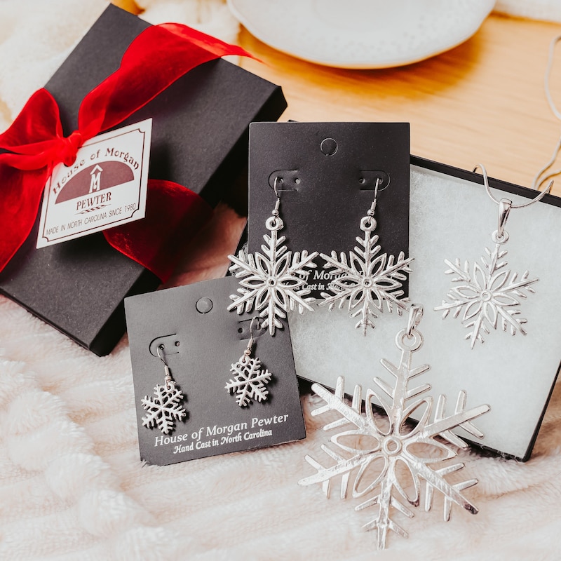 Snowflake Gift Box - 60+ Gift Ideas for 2025