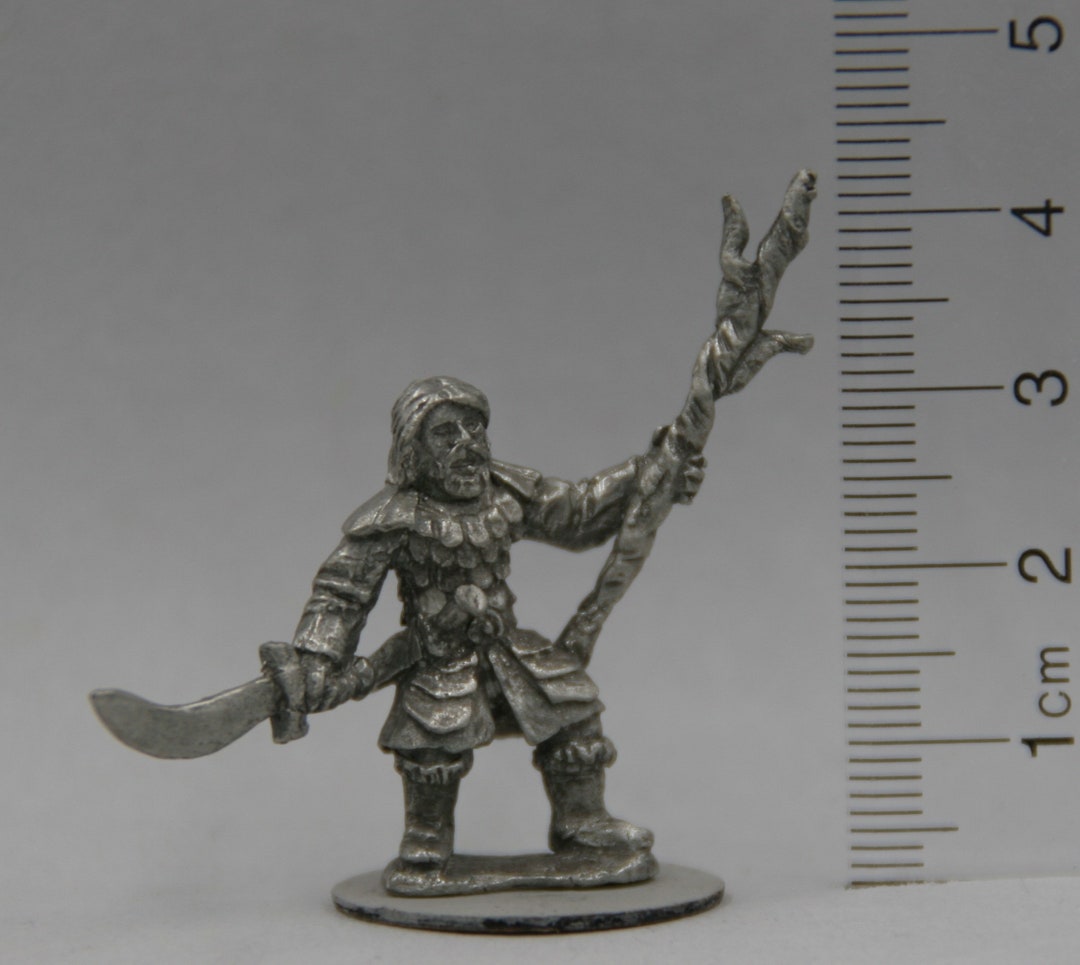 Human Druid With Scimitar and Staff Unpainted Mini, 28mm Scale,tabletop ...