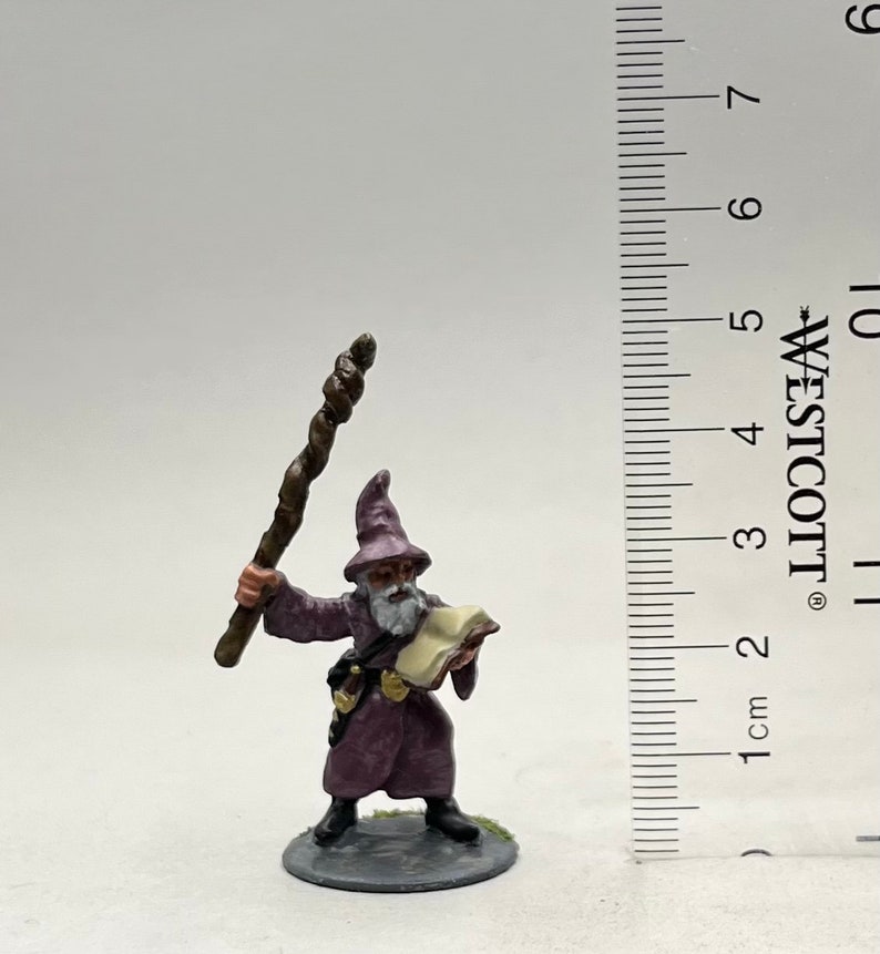 Wizard With Spell Book and Staff Mini 28mm Scaletabletop RPG - Etsy