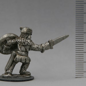 Dwarf Fighter, Chain, Sword Attacking Unpainted Mini, 28mm Scale ...