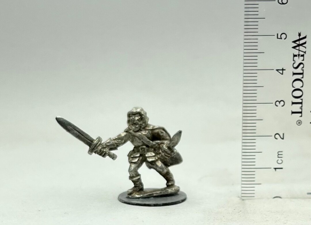 Rogue With Cloak, Sword and Dagger Unpainted Mini, 28mm Scale,tabletop ...