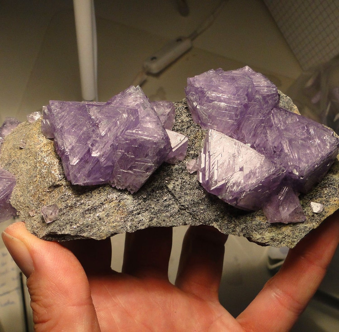 5.9" Changing Color ALUNITE Crystals With "alexandrite" Effect ...