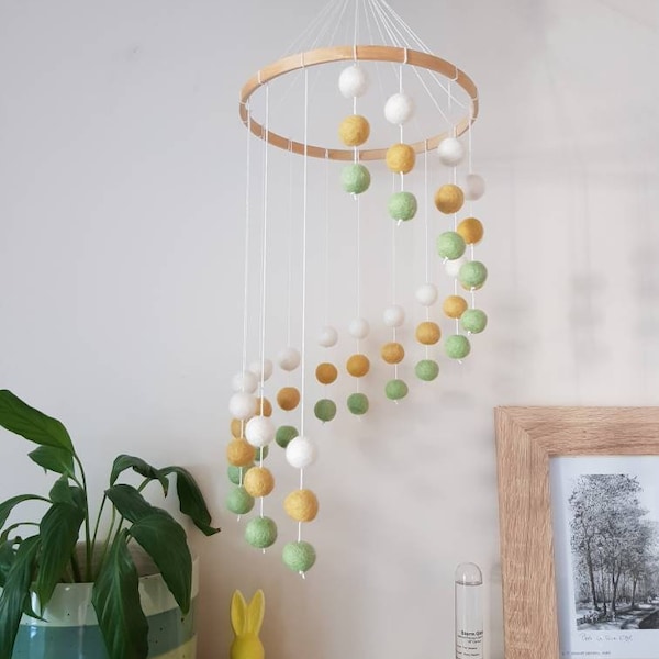Felt ball mobile - Etsy France