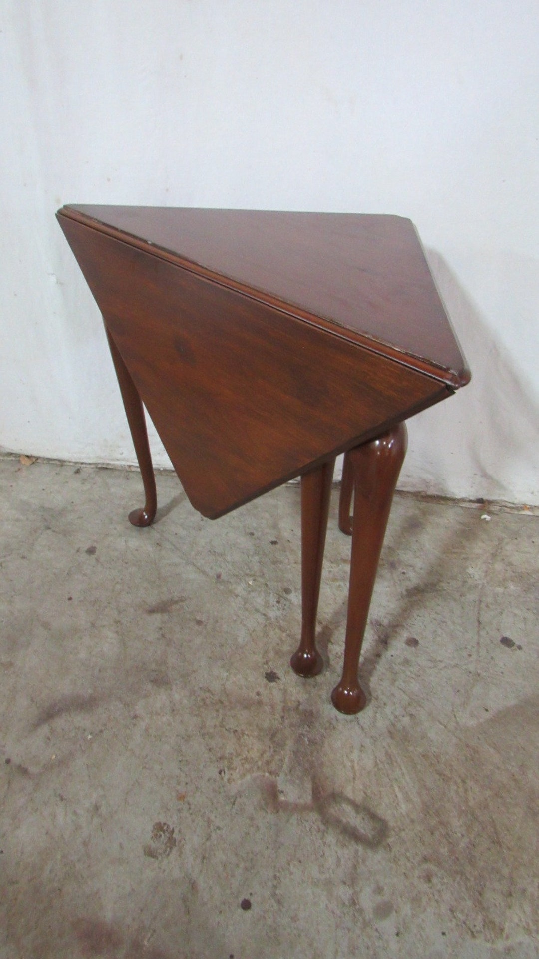 Kittinger CW Hankerchief Corner Triangle Table - Etsy