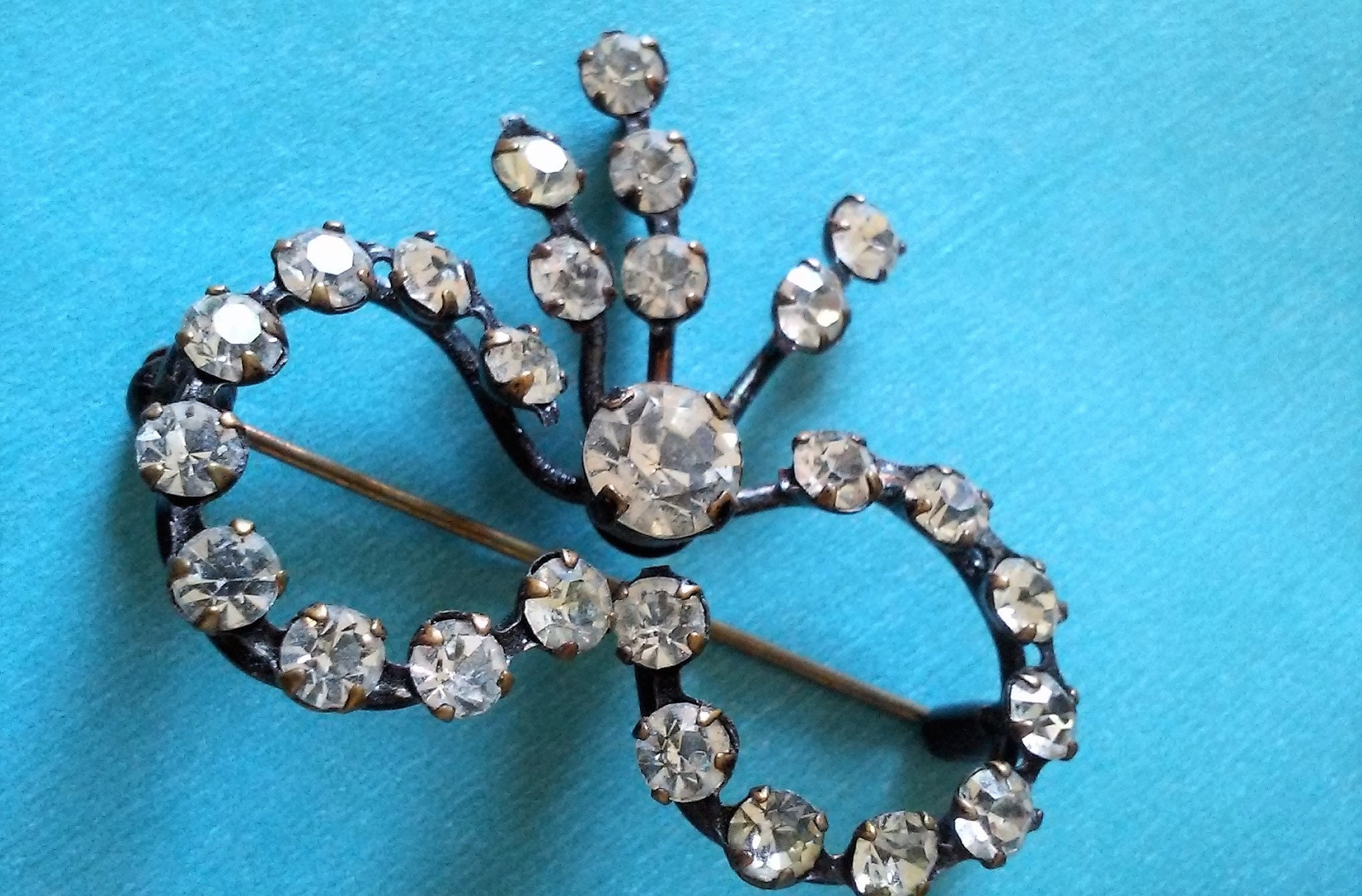 Vintage Crystal Japanned Metal Bow Brooch Pin Crystal Rhinestone Bow ...