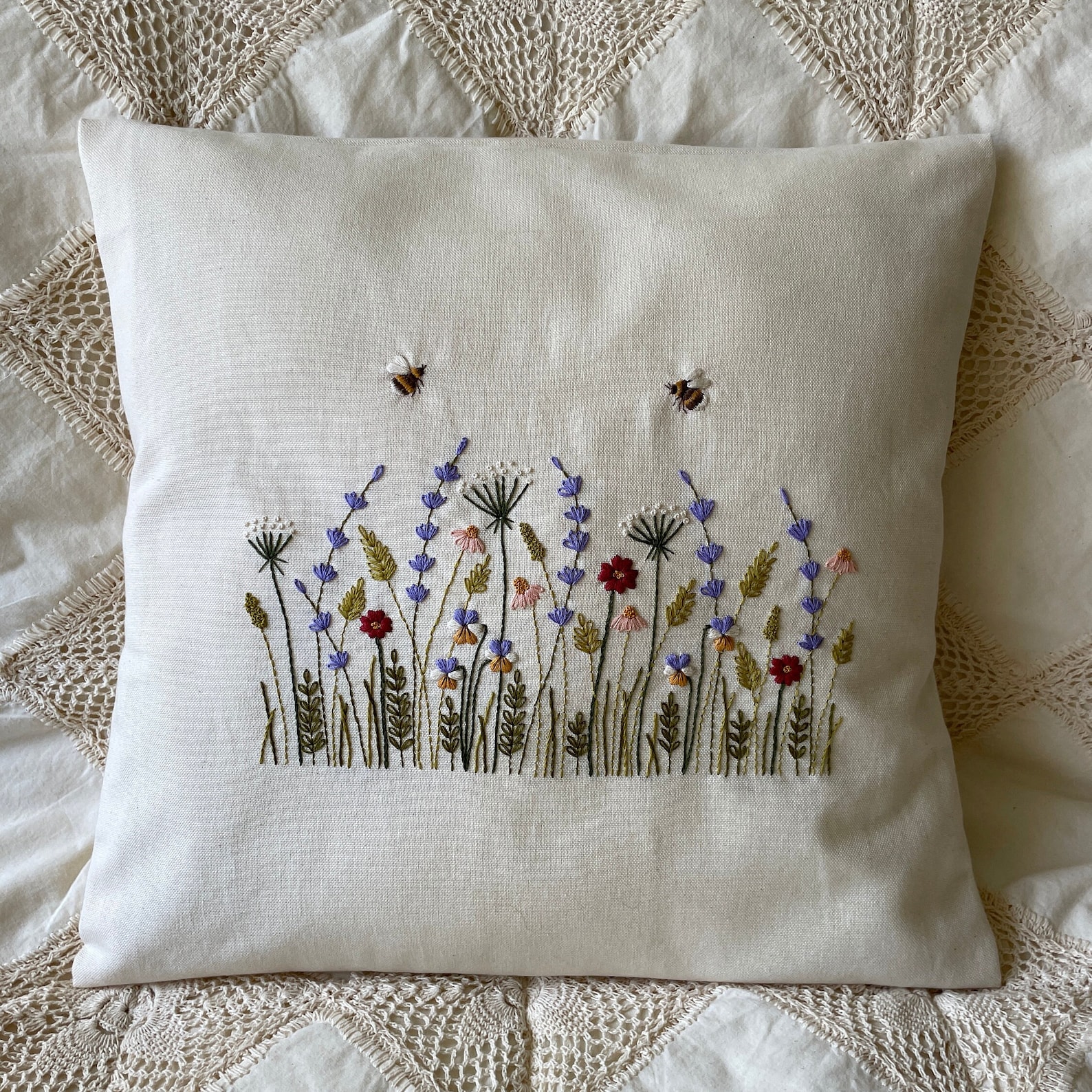 Floral Embroidery Pattern for Pillowcases, Linen Cushion Cover ...