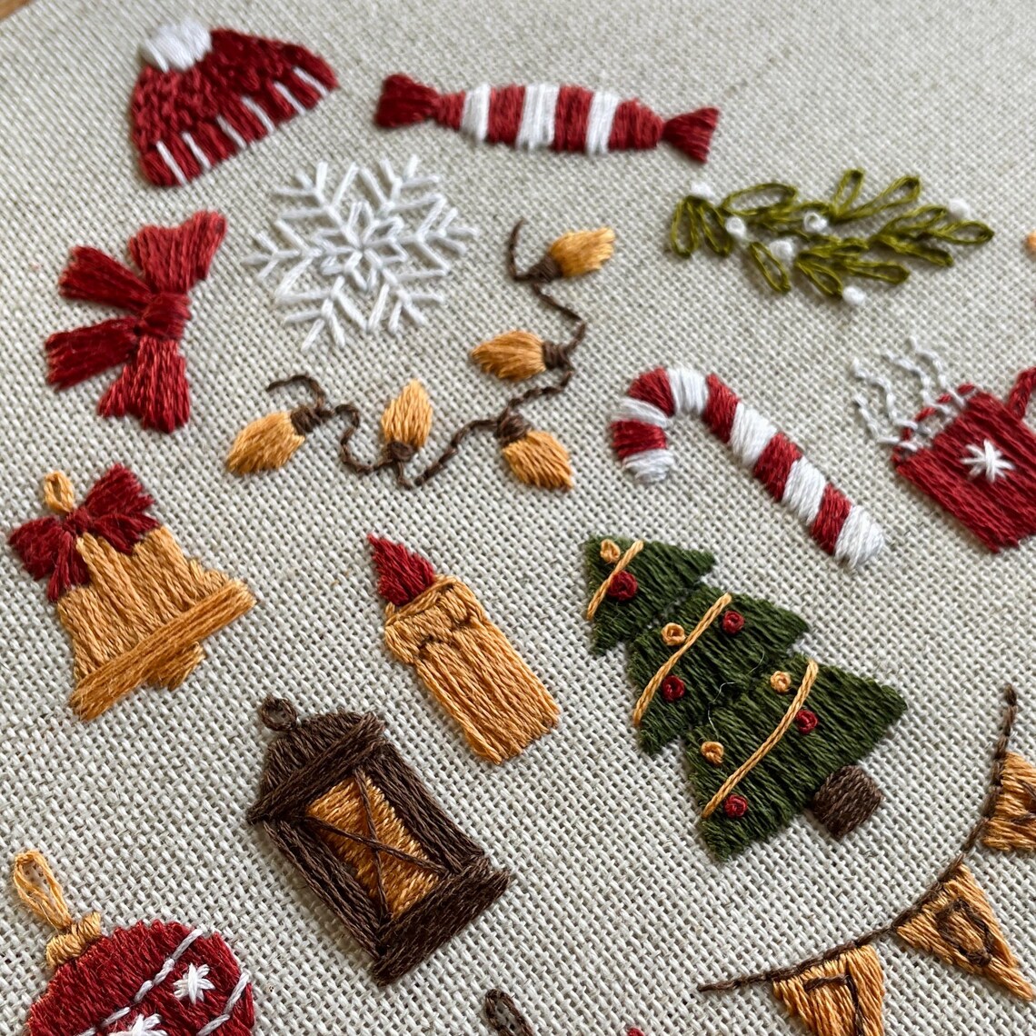 Christmas Tree Embroidery Pattern, Festive DIY Elements Sampler Design ...