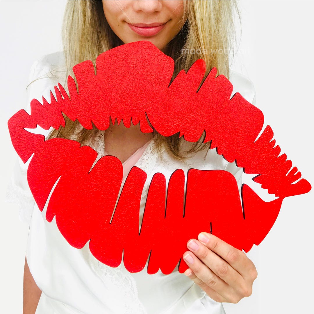 Red Lips Wall Art, Wood Kissing Sign, Makeup Wall Hanging, Beauty ...