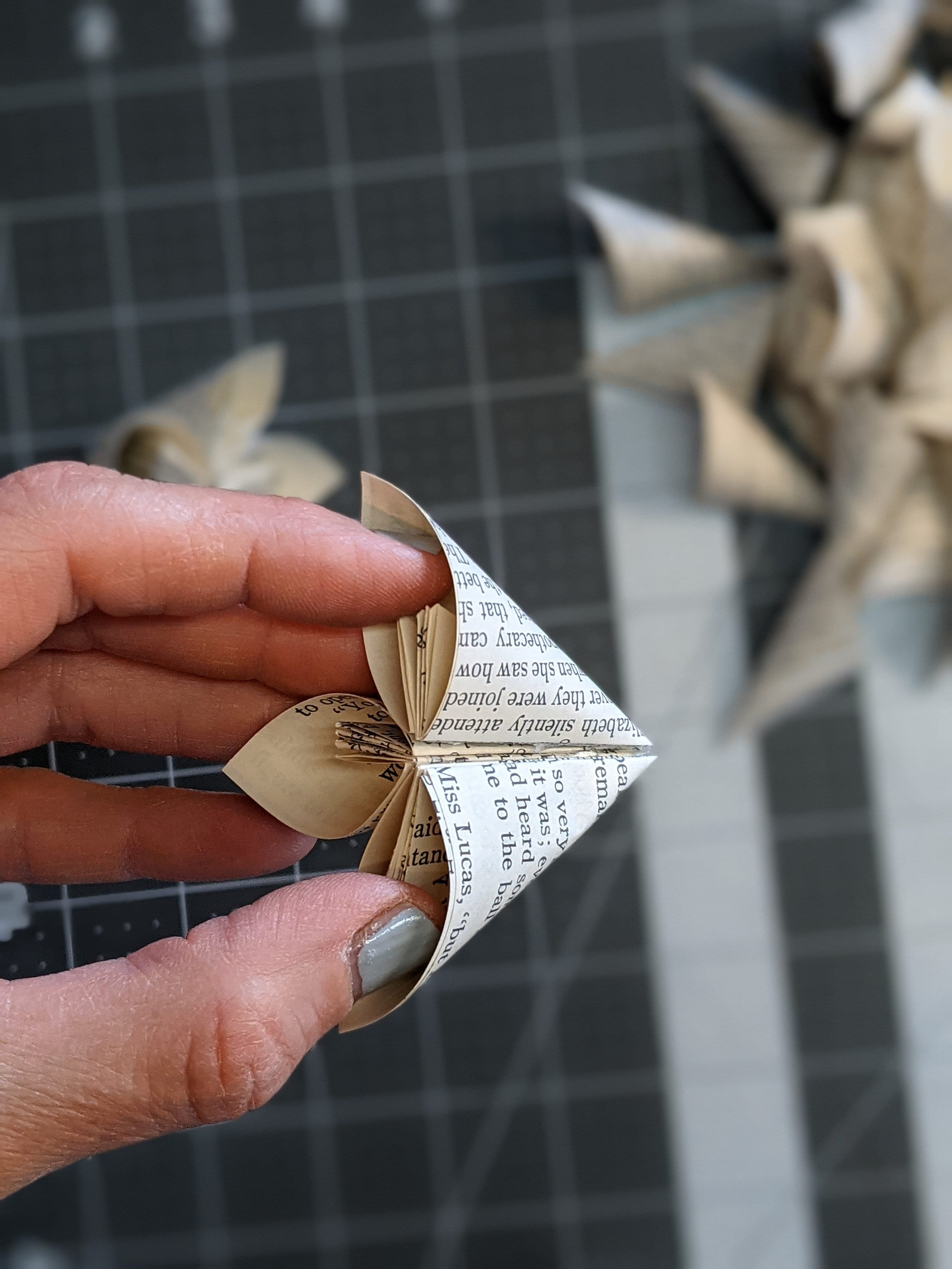 DIY Book Page Ornament Tutorial, Christmas Ornament Pattern, Template ...