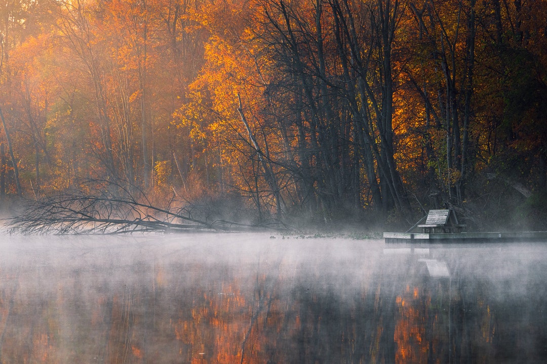 Foggy Autumn Morning Lake Reflection, Fall Foliage, Chain-o-lakes State Park, Misty Pond ...