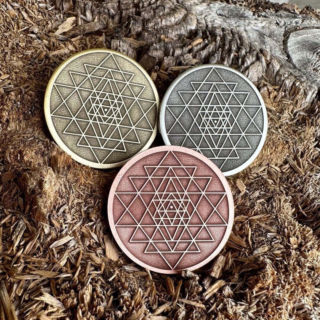 SRI YANTRA Coin || Sri Chakra Coin || Pendant, Keychain, Pin Badge (33 ...