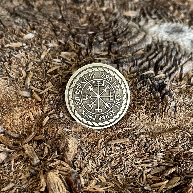 VEGVISIR WAYFINDER Viking Compass Coin Pendant - Etsy