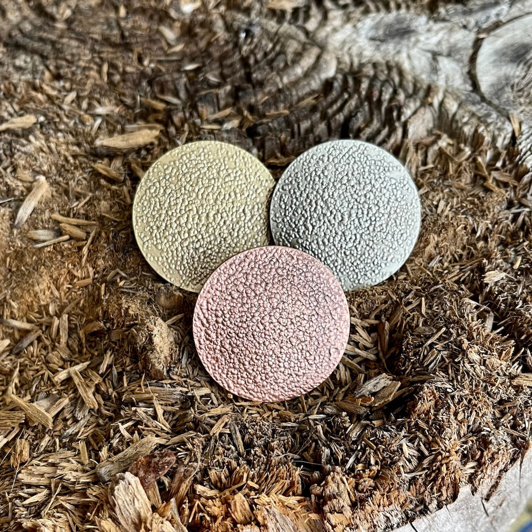 WORRY Coin || Worry Texture Coin || Pendant || Keychain || Pin Badge ...