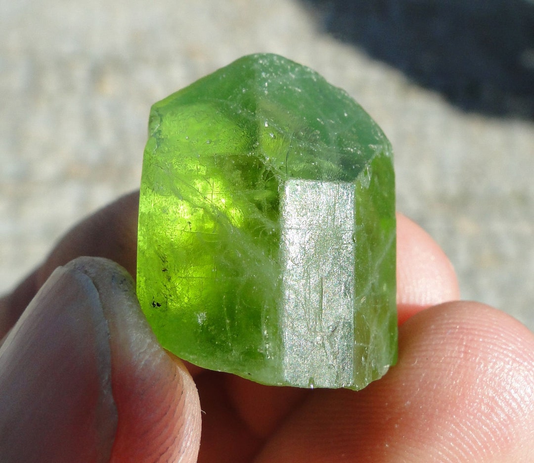 76ct Gem Green OLIVINE Crystal - Forsterite (peridot) - Sapat Gali ...