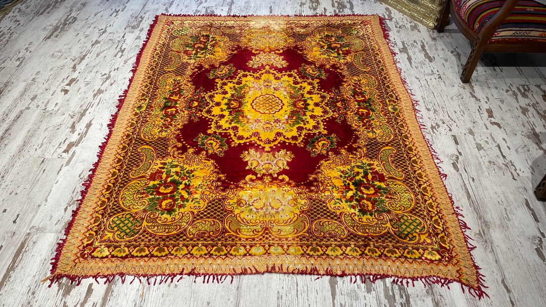 Rustic Vintage Eclectic Victorian Velvet Wall Hanging Rug Sofa Table ...