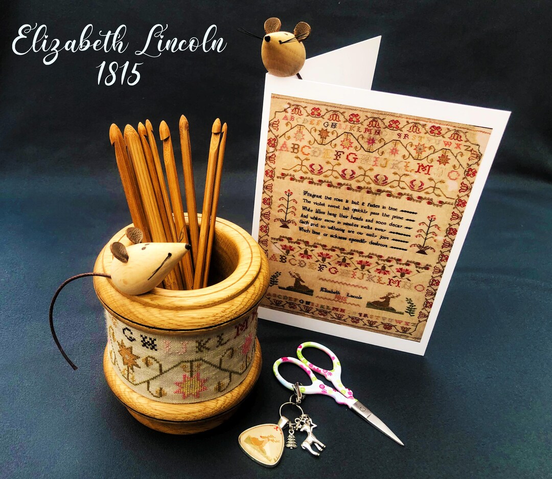 Mousey,ort, Pot , Holderbowl, Oak , Sewing, Desk, Crochet, Pens ...