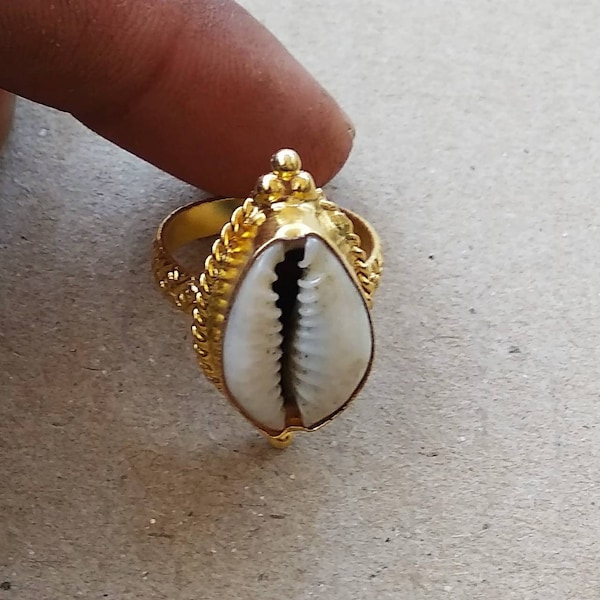 Cowrie Shell Ring - Etsy