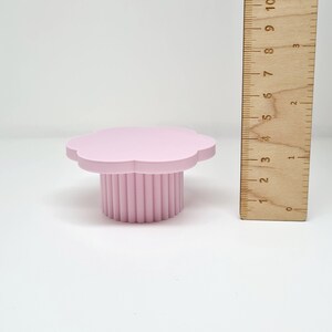 Dollhouse Coffee Table, Pink Flower, 1:12 Scale, Modern Miniatures ...
