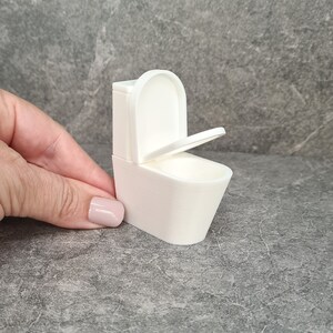Dollhouse Miniature Toilet, 1:12 Scale, Dollhouse Bathroom Furniture ...