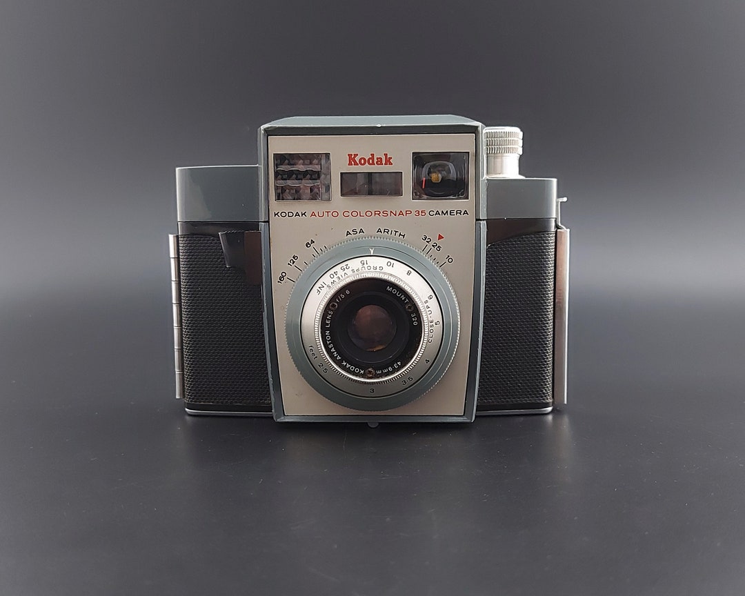 Vintage Kodak Auto Colorsnap 35 Camera – C.1962 – 35mm Roll Film ...