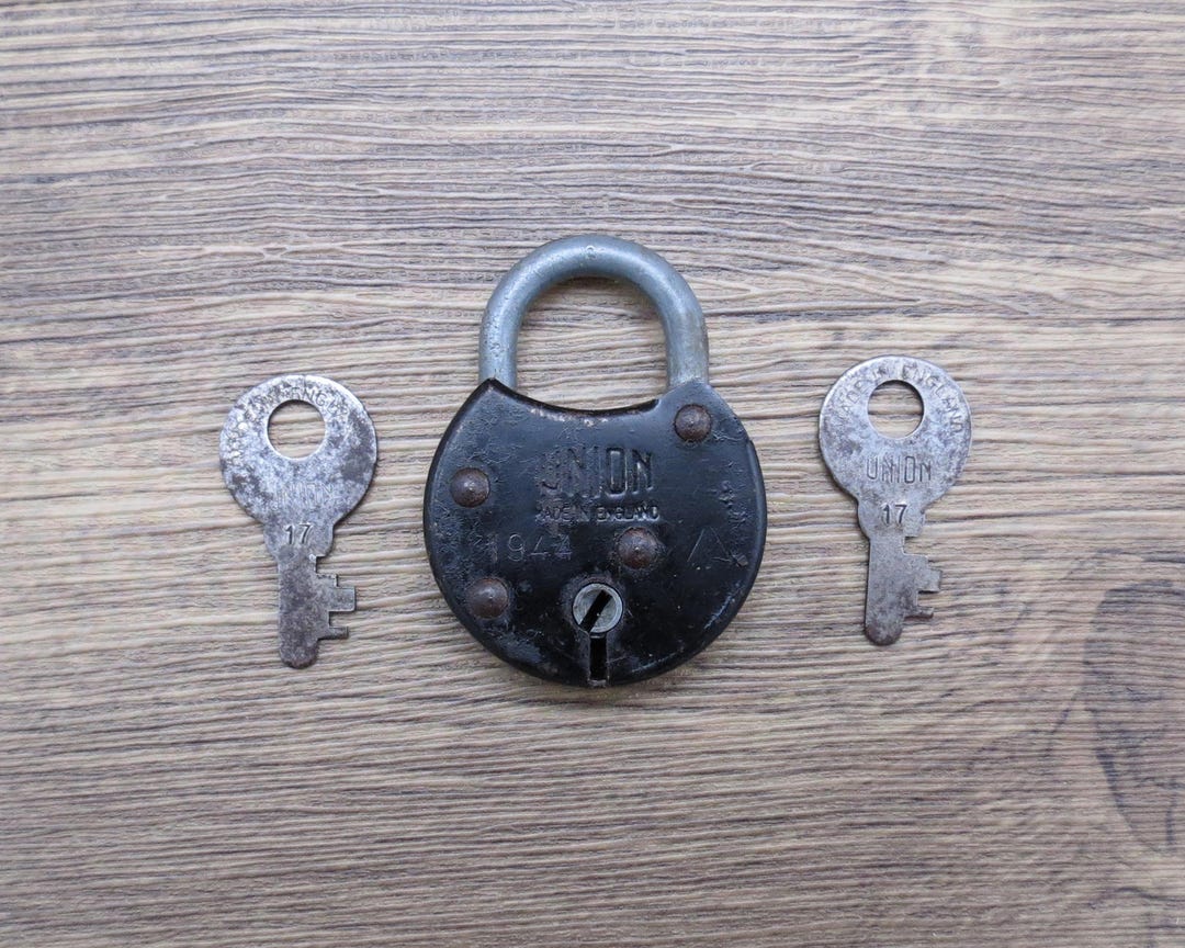 Vintage 1944 WW2 Period British Military Issue 2.4” Padlock With 2 ...