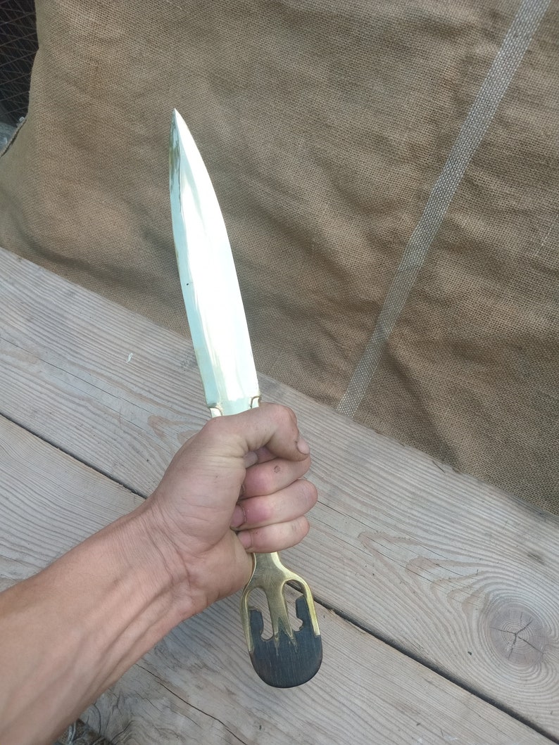 Ancient Egyptian Dagger. New Kingdom Circa 1555-1295. BC. From the ...