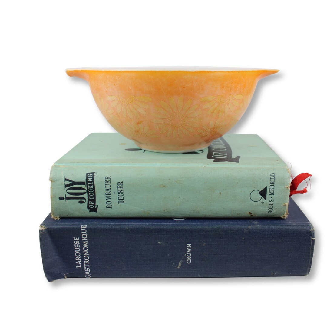 Vintage Pyrex Daisy Pattern Cinderella Bowl, 1.5 Quart - Etsy