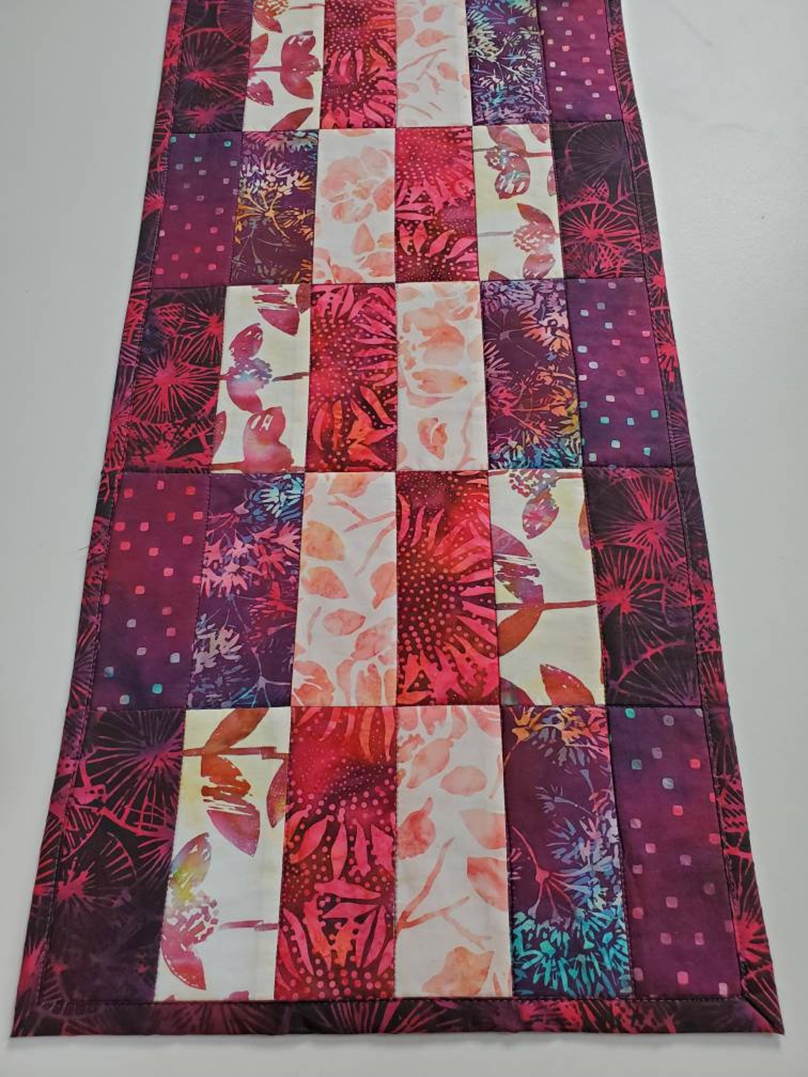 PDF Pattern: Modern Quilted Batik Table Runner | Etsy