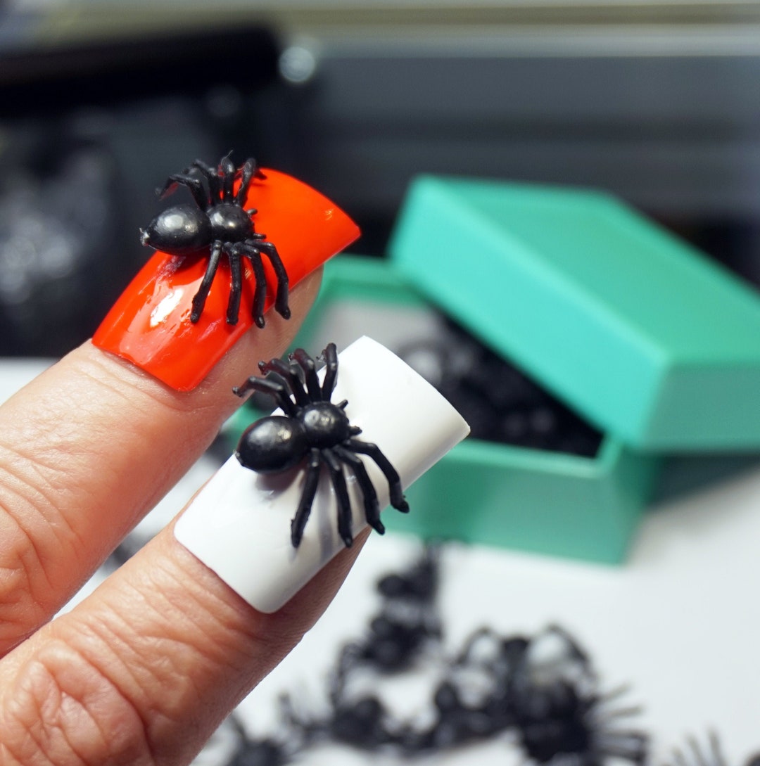 BLACK SPIDERS for HALLOWEEN Craft, Lifelike Spiders, Spooky Animals ...