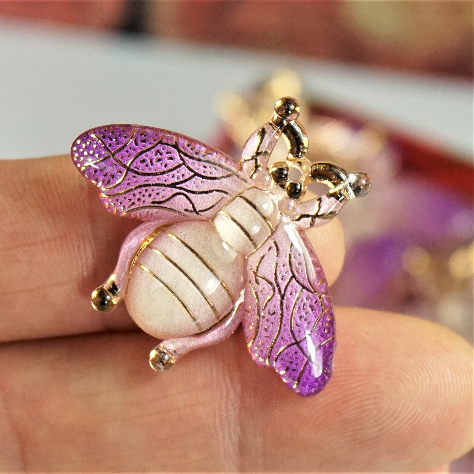 RESIN BUMBLE BEES, 10 Pcs Gift Box, 3D Flat Back Bees for Craft, Small ...