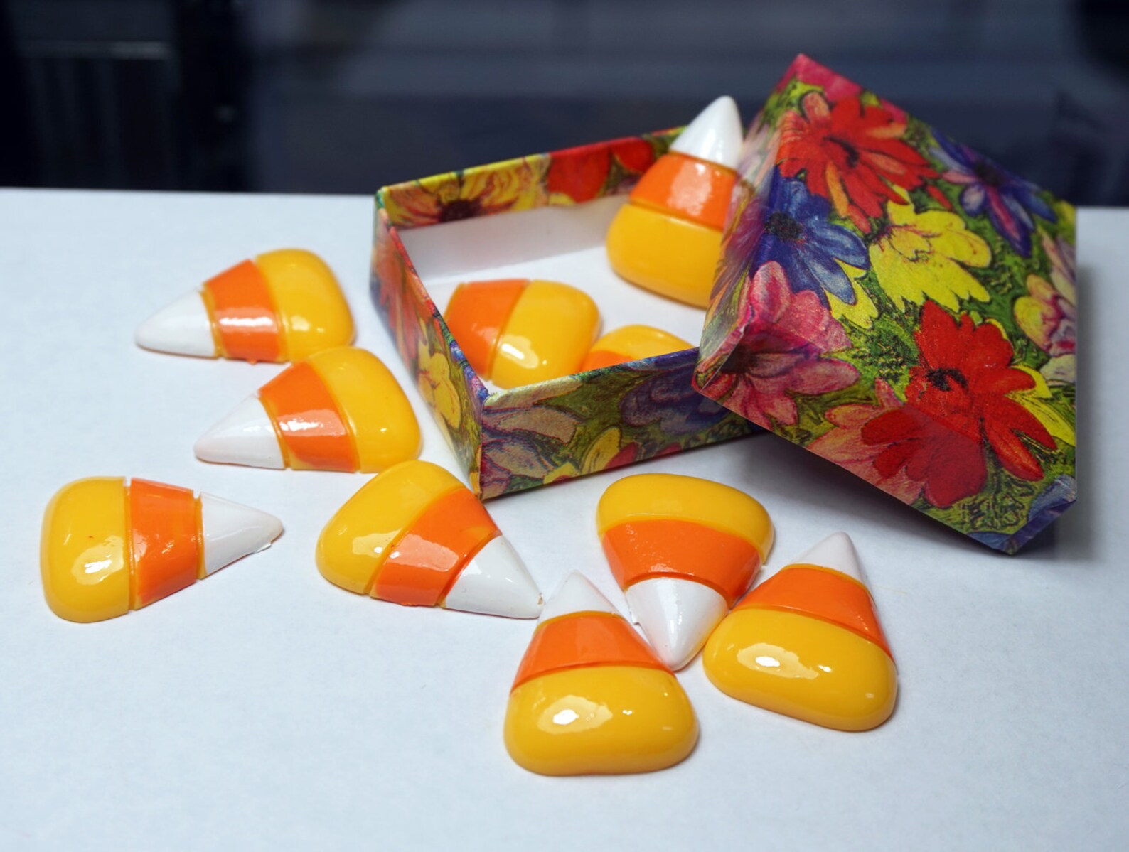 BIG CANDY CORN Flatback Cabochons Resin Candy Corn Dollhouse | Etsy