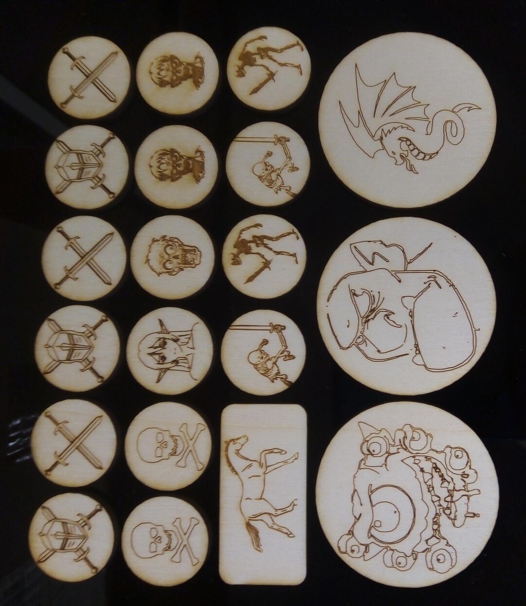 Dnd Tokens, D&D Wooden, Engraved. Dungeon N Dragons Set. - Etsy UK