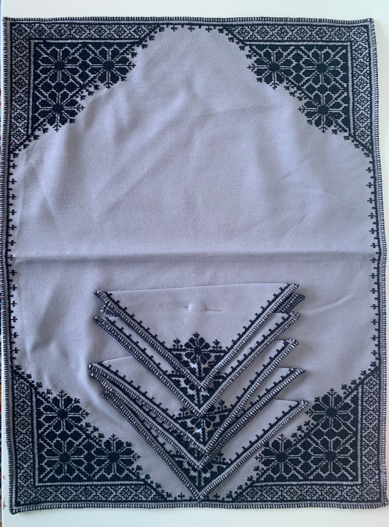 Hand Embroidered Tray Cloth/ Cover, Coffee Table/ Side Table Cover With ...