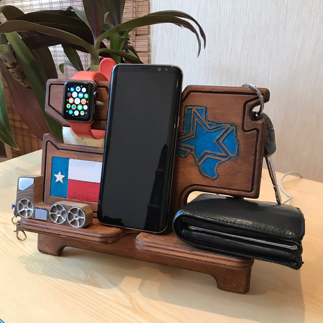 Texas Star Charging Stathion iPhone and Apple Watch. Texas Decor ...