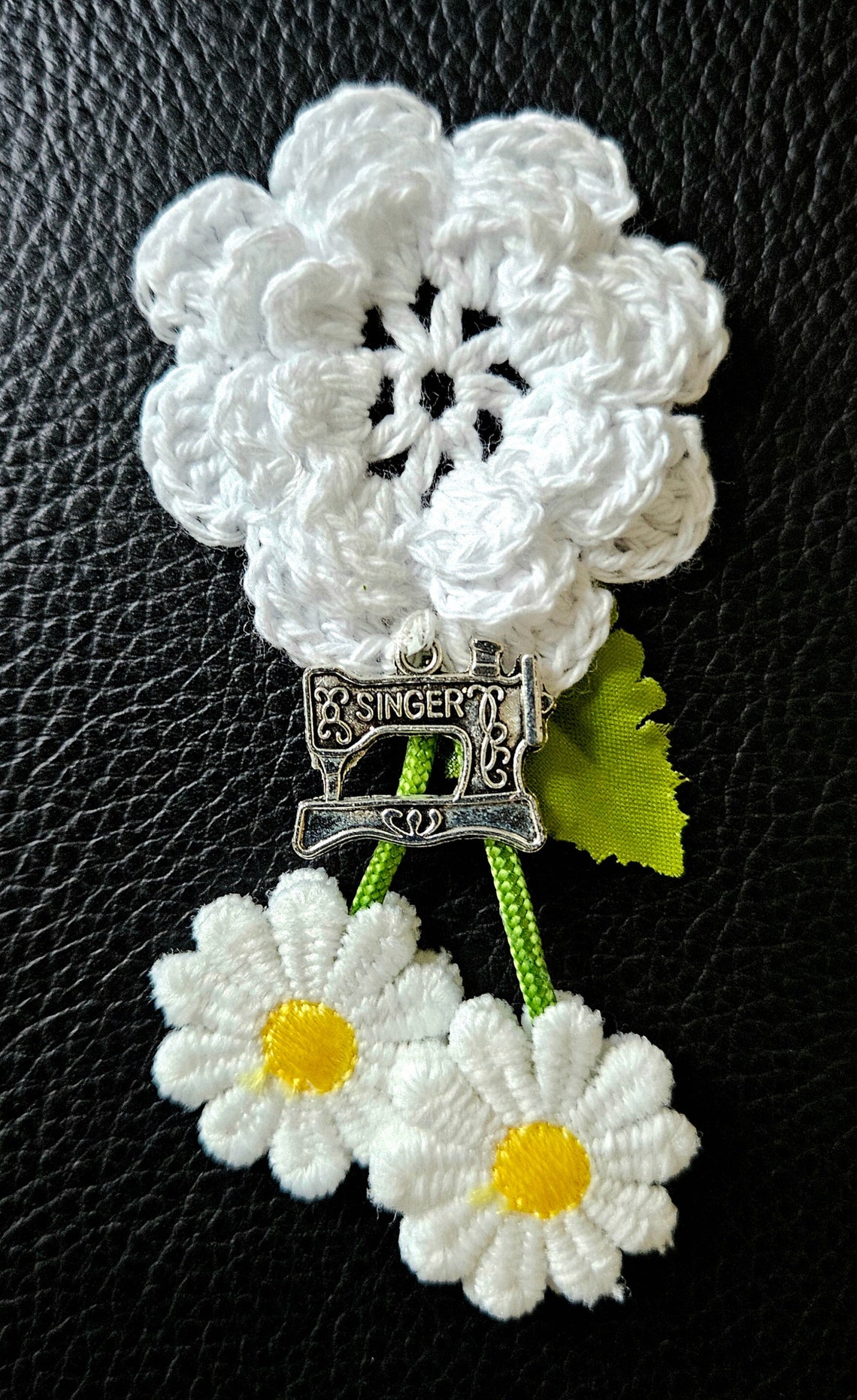Daisy Chain Spool Pin Doily With a Singer Featherweight Sewing Machine ...