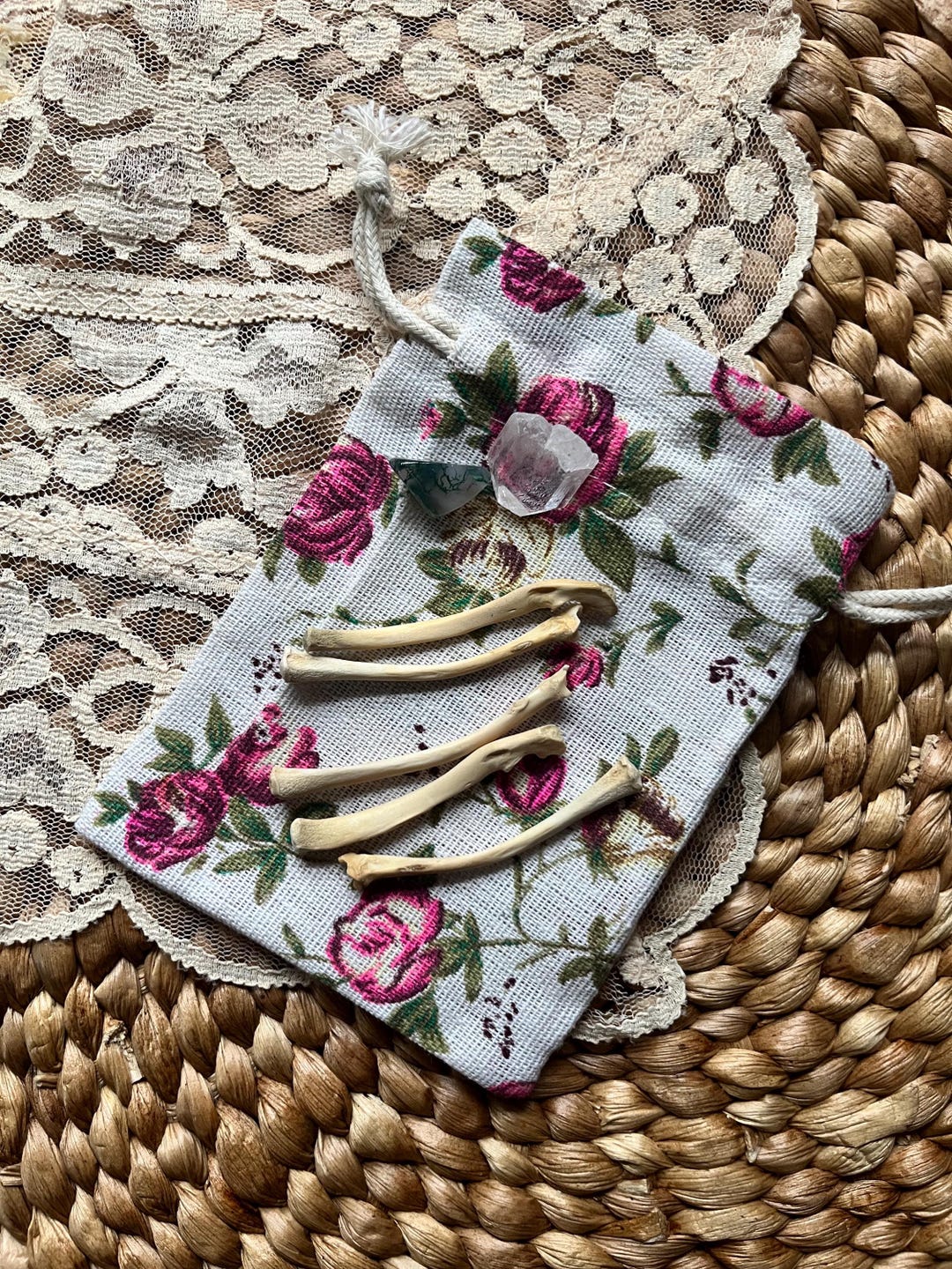 Mini Travel Bone Throwing Set Yes or No / Crystals / Animal Bones ...