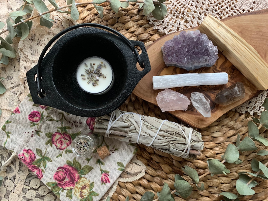 Beginners Witch Mini Cauldron Crystal Kit / Amethyst / Quartz / Smoky ...