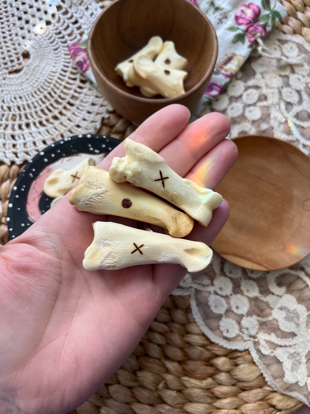 THREE BURNED BONES Mini Travel Bone Throwing Set Yes or No / Crystals ...