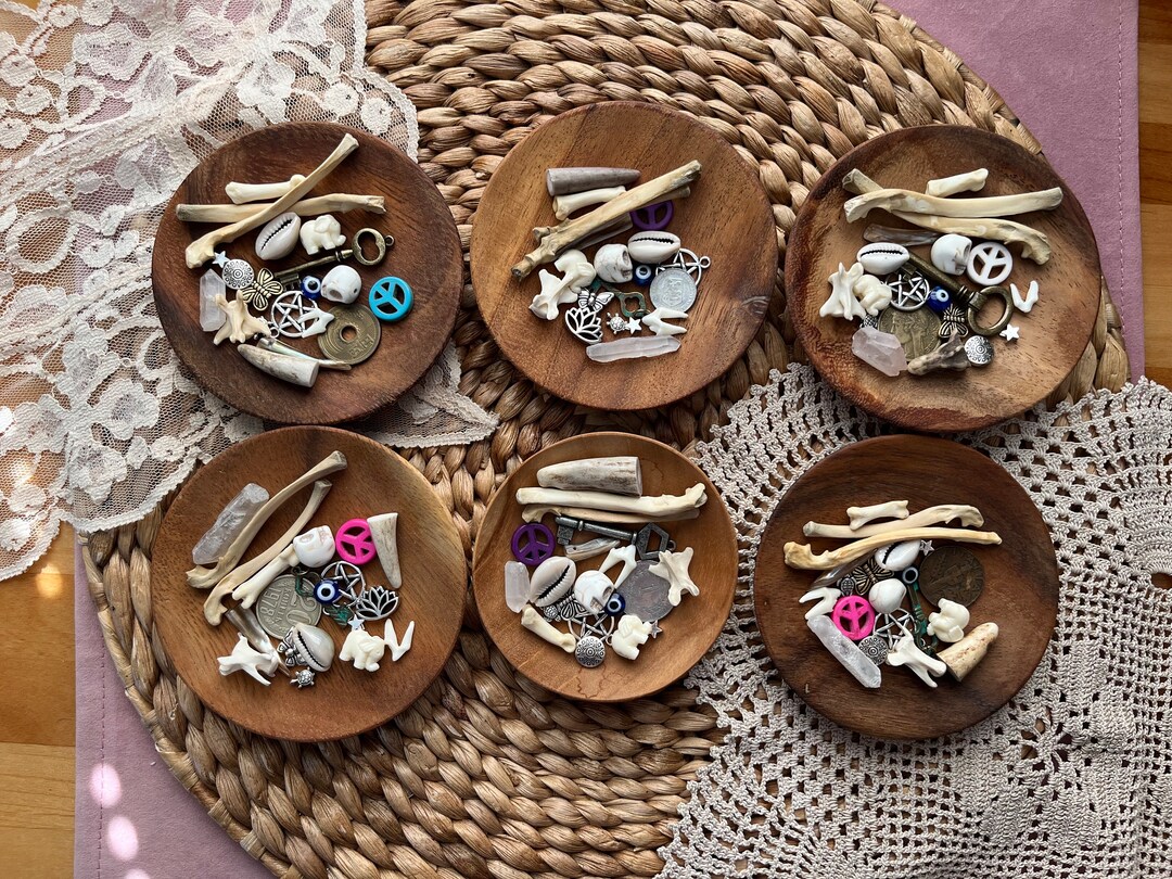 Bone Throwing Set / Charm Casting / Crystals / Animal Bones / Witchy ...