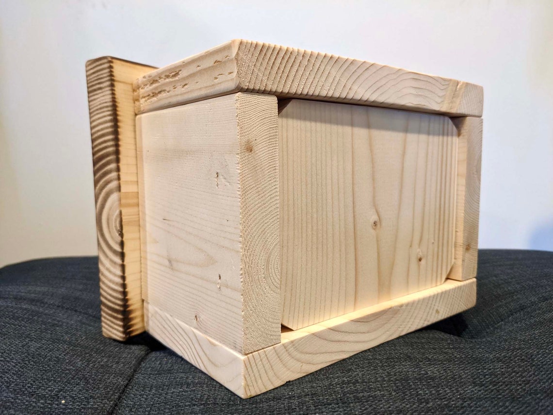 Winter Birdhouse Roost Box Mini Birdhouse Bird Perch Chickadee Mounted ...