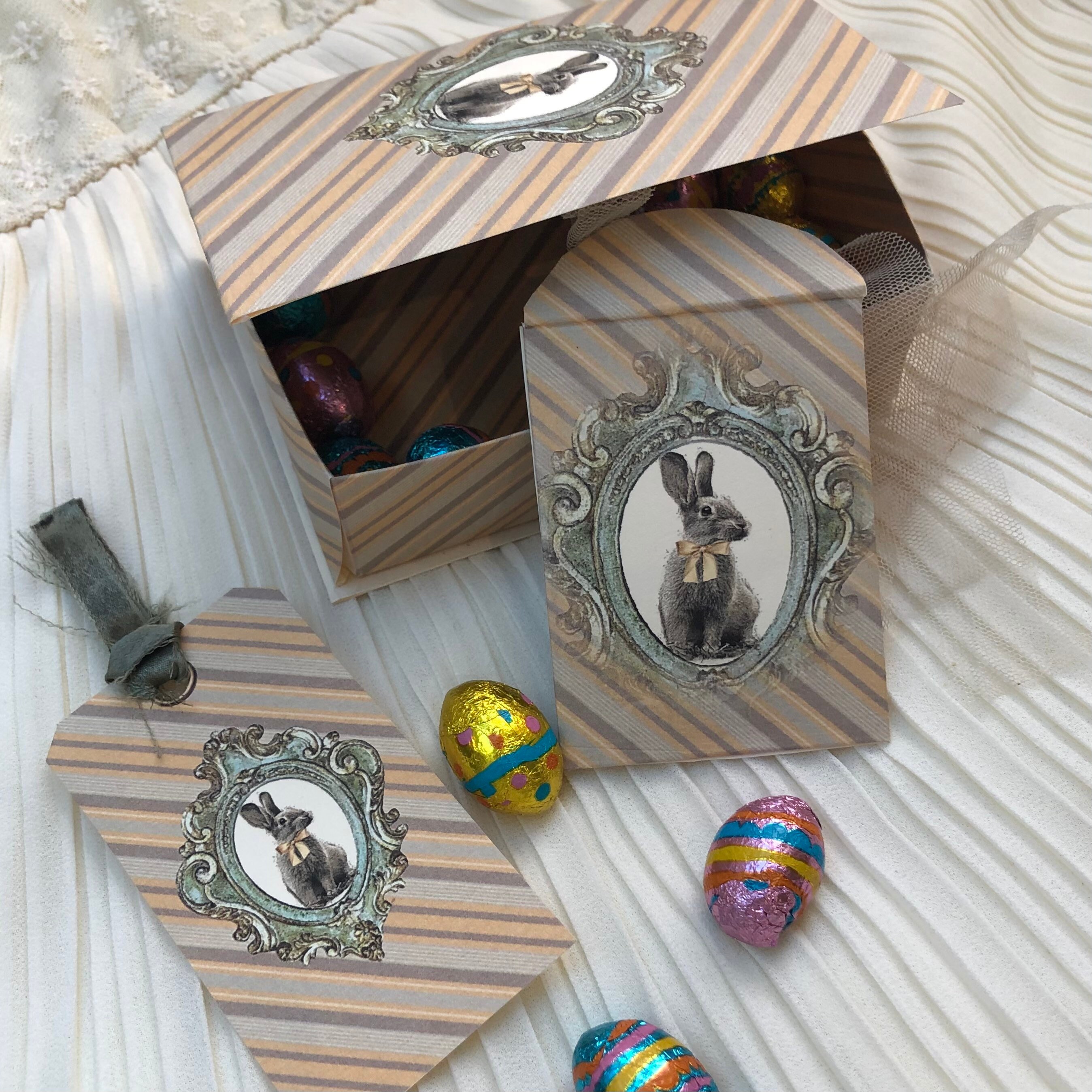Printable Easter Bunny Gift Box & DIY Book / Bunny Ephemera / - Etsy Canada