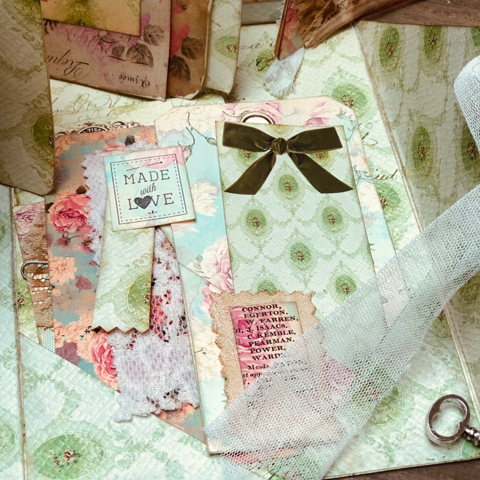 Tri Fold Folio Junk Journal / Vintage Letters and Roses Folder - Etsy UK